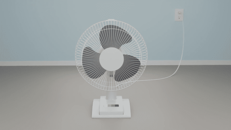 What is an oscillating (rotating) fan and how does it work?